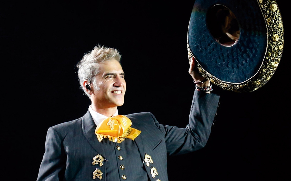 NOCHE DE GALA CON ALEJANDRO FERNANDEZ EN LOS 20 AÑOS DE FIG