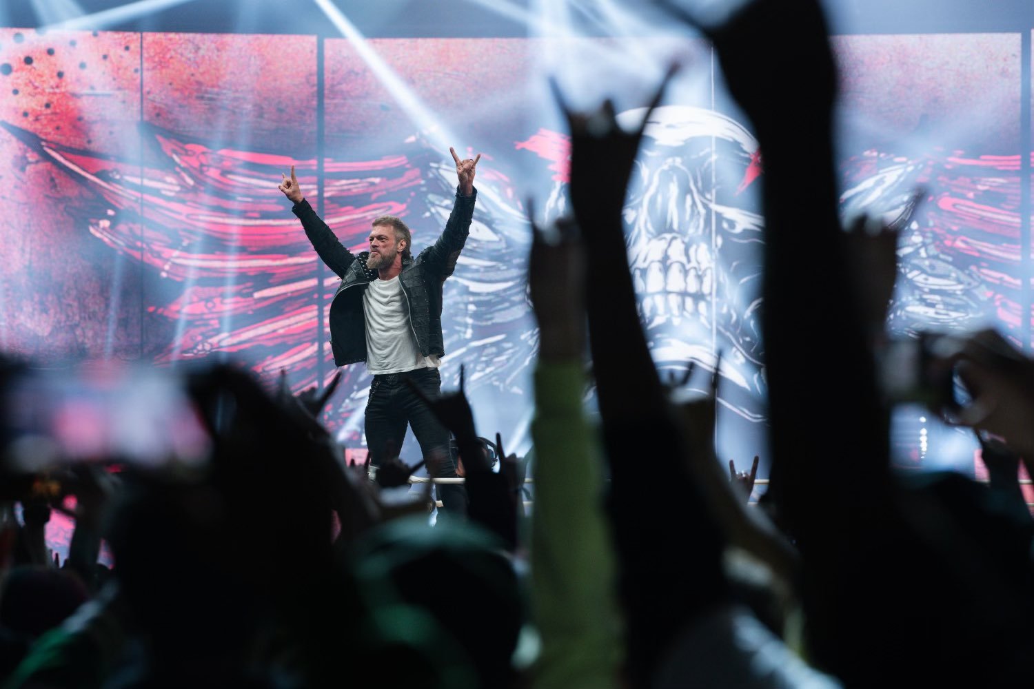 Adam Copeland (Edge) sorprende y hace su debut en AEW “WrestleDream”